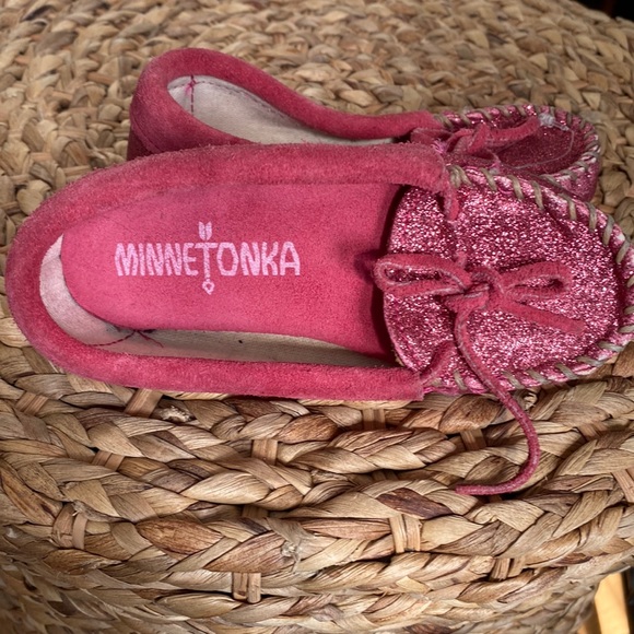 Minnetonka | Shoes | Pink Glitter Minnetonka For Girls | Poshmark